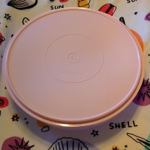 Tupperware | Kitchen | Tupperware 2 Round Pie Food Storage Container ...
